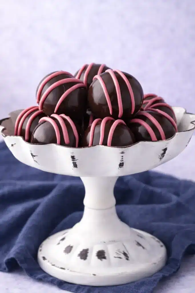 Chocolate Raspberry Truffles – Easy Valentine’s Treat